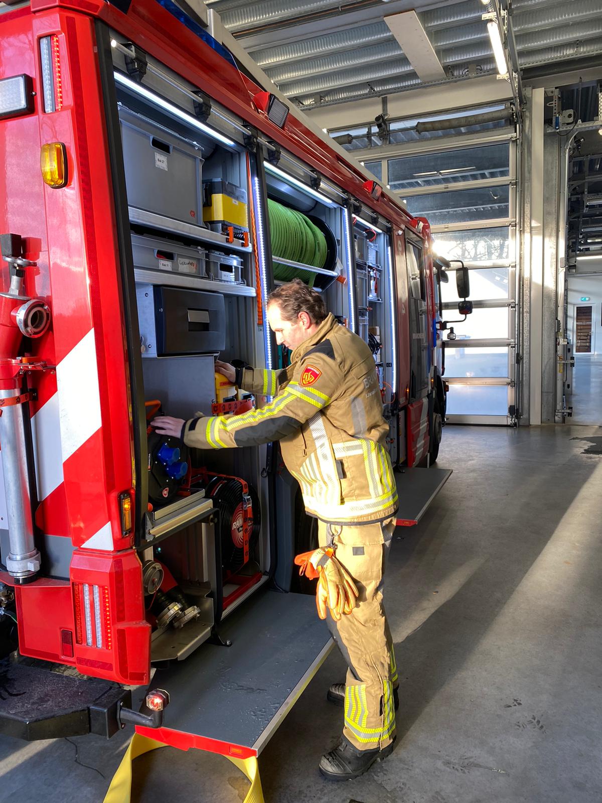Brandweerman Wim: leuk en uitdagend werk - Veiligheidsregio IJsselland ...