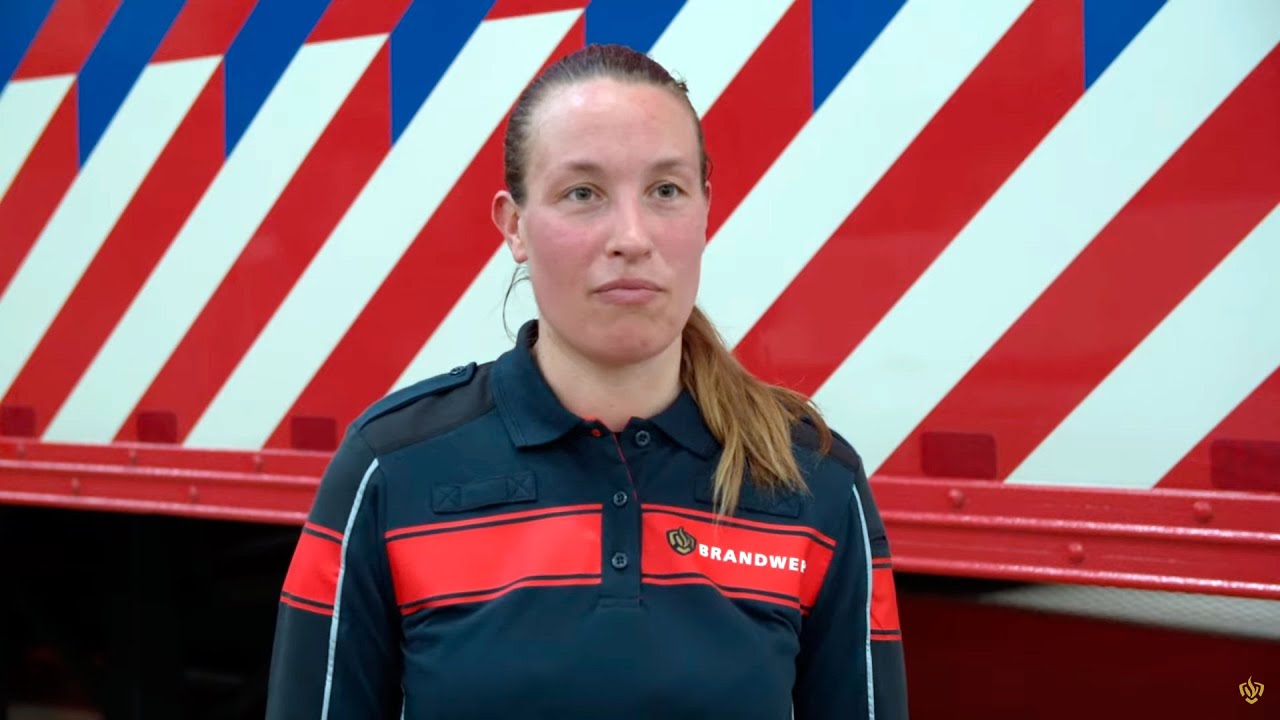 Eerste nieuwe operationeel uniformen brandweer uitgeleverd in Utrecht ...